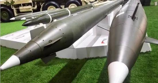 PCH-191远程火箭炮揭秘，火箭弹外衣的战术导弹，隔海作战利器|火箭弹|火箭炮_新浪新闻