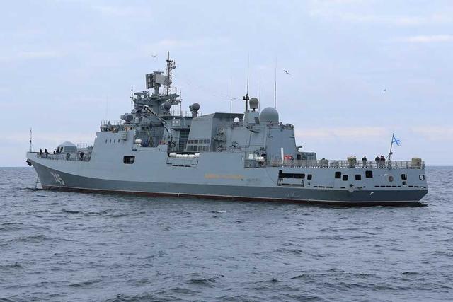 052D 054A 075身披俄式深灰涂装参展，俄海军开口就能跑步现代化|两栖攻击舰|俄罗斯海军|052D型_新浪新闻