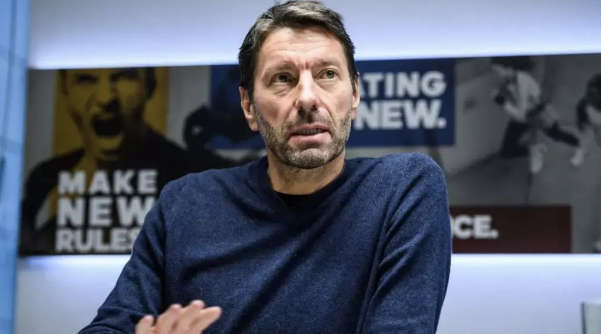 阿迪达斯CEO将提前离职|阿迪达斯_新浪新闻