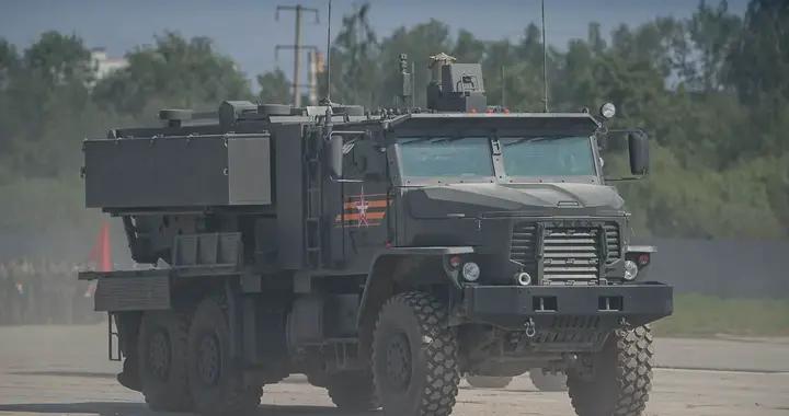 俄TOS2火箭炮，毁乌坚固阵地，堪称战场毁灭者，海马斯不能比？|火箭炮|火箭弹|M142_新浪新闻