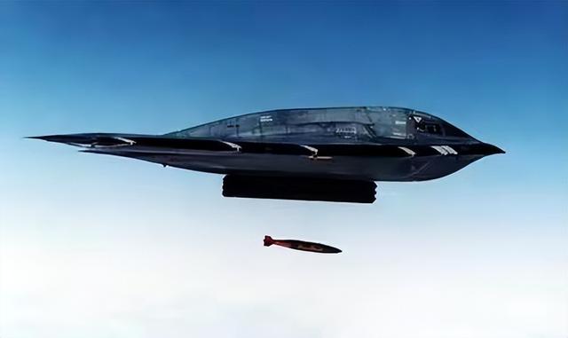 单价高达24亿美元，代表人类隐轰巅峰的B-2，到底有多少黑科技？|洛克希德|B-2|美军_新浪新闻