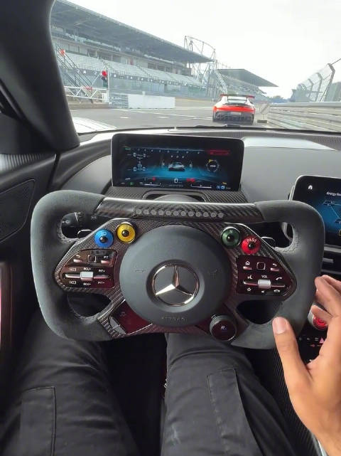 AMG ONE外媒试驾，Race+模式开启方式|试驾|AMG_新浪新闻