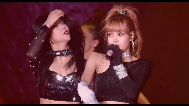 Lisa成为史上第一位单人获得VMA奖项的Kpop艺术家……|Lisa|艺术家_新浪新闻