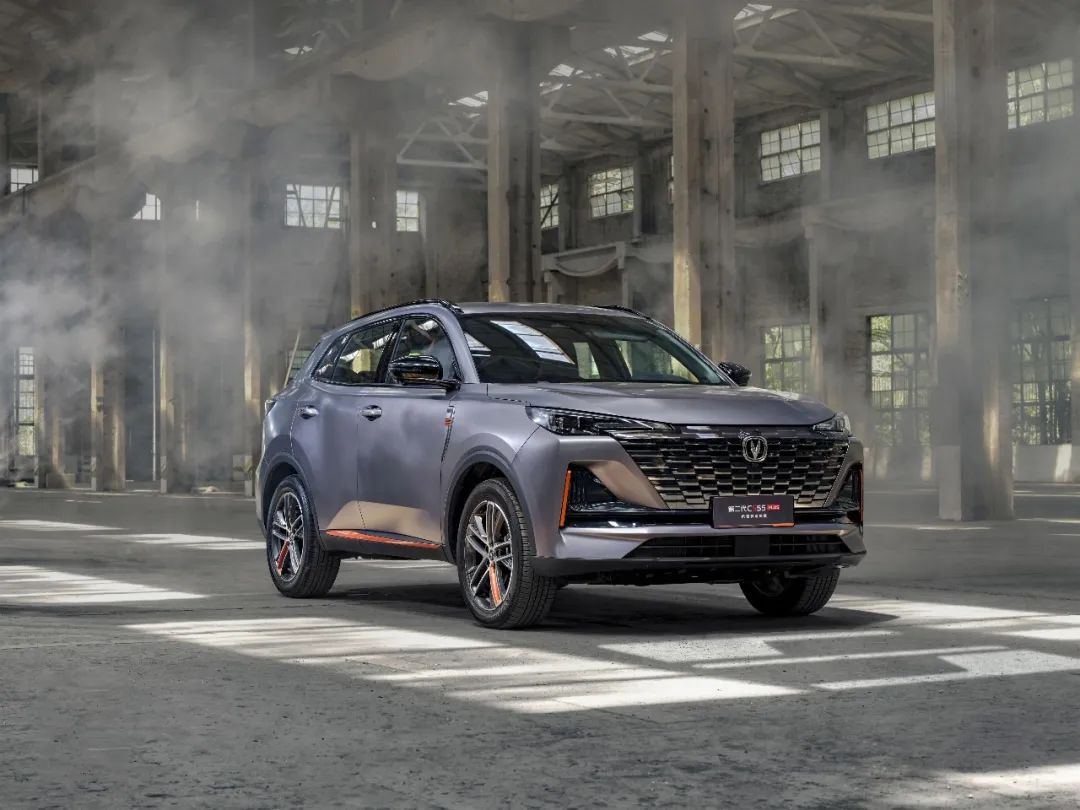 共启潮流未来，第二代CS55PLUS风暴灰限量版为年轻而来