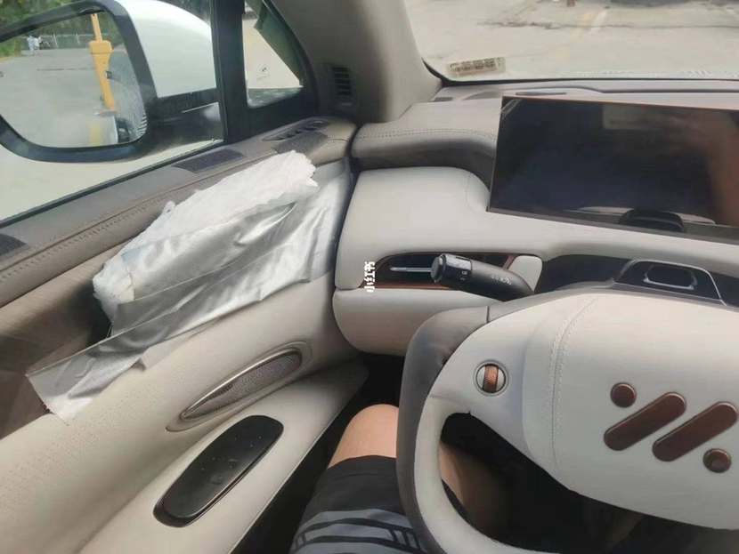 智己LS7内饰谍照曝光，换用Yoke方向盘，有望年内预售-新浪汽车