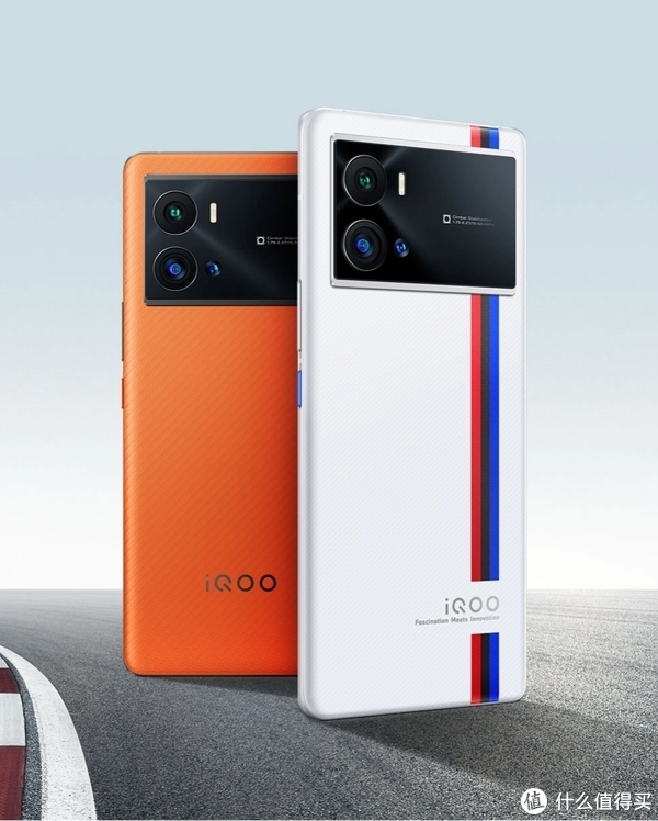 iQOO10出来了iQOO9直降800该入手吗?爆肝整理，让你看清两代升级呢地方在哪里，每分钱都花的明明白白__财经头条