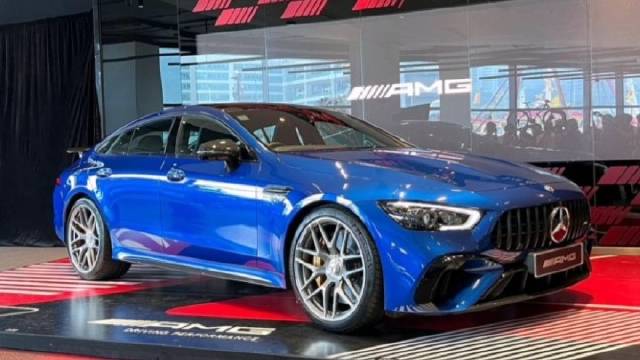 梅赛德斯-AMG GT 63 S E Performance迎来中国首发|汽车资讯|70-100万跑车|奔驰_新浪新闻