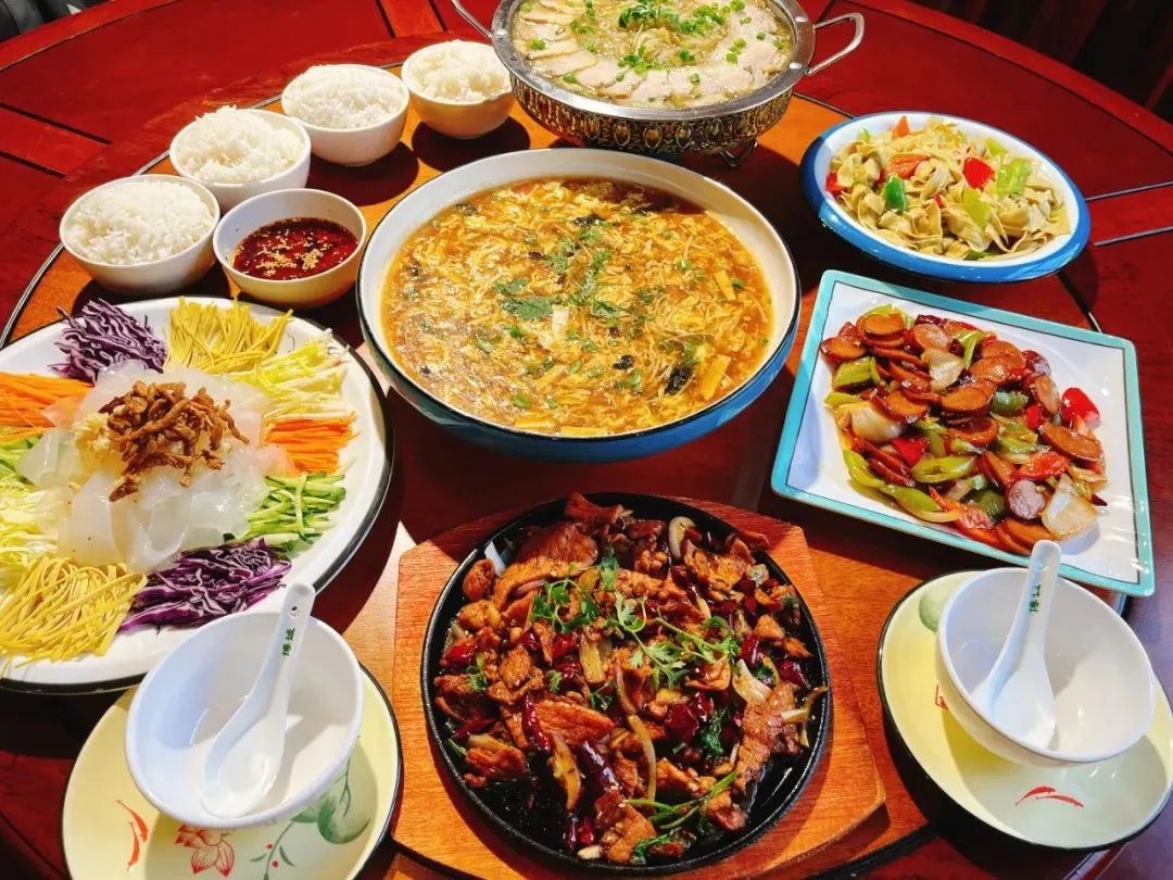 在许昌也能吃地道东北菜！59元享东北咱家老院子午餐专享3-4人餐！99元享全天4-6人餐！__财经头条