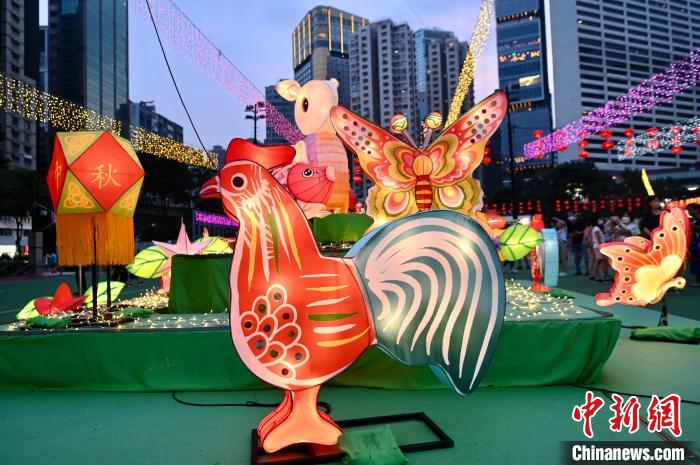 中秋节香港市民于维园赏花灯共度佳节__财经头条