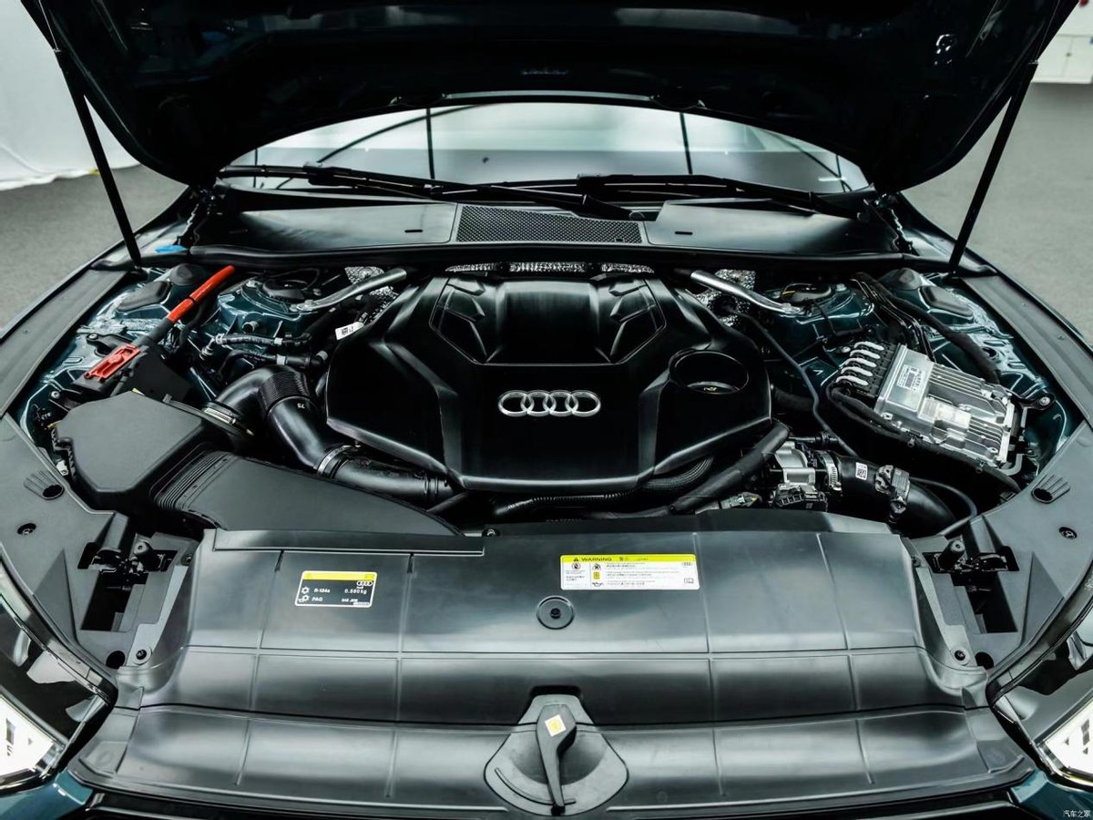 战斗车身+3.0T发动机，上汽奥迪A7L实现“007”风范-新浪汽车