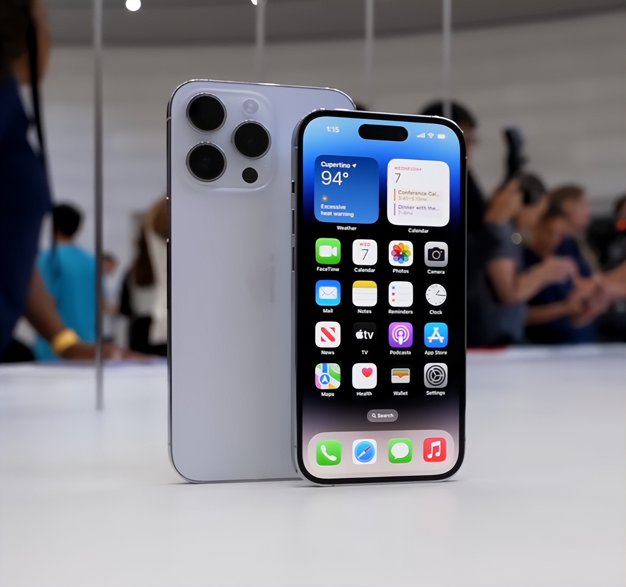 为什么懂行的更爱华为Mate50Pro，而不是跟风买iPhone14Pro？__财经头条