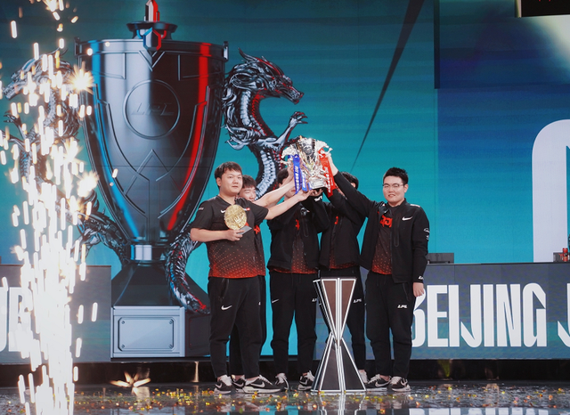 这就是缘分？世界赛A组竟复刻17年，SKT惊天1w经济翻盘的起源__财经头条