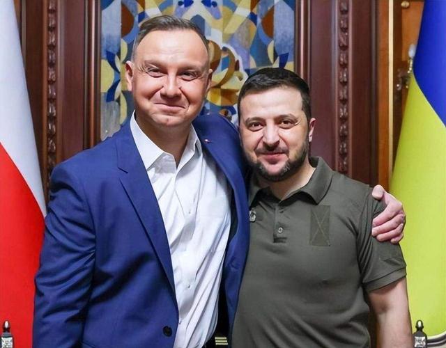 乌前议员爆料，波兰计划向俄索赔“领土”，要求允许华沙吞并乌西|领土|华沙|波兰_新浪新闻