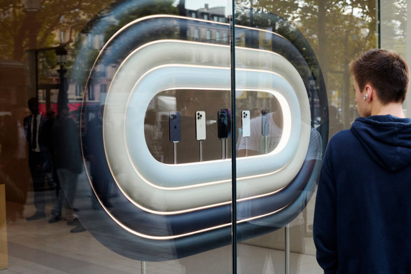 苹果Apple Store采用“灵动岛”橱窗展示等__财经头条