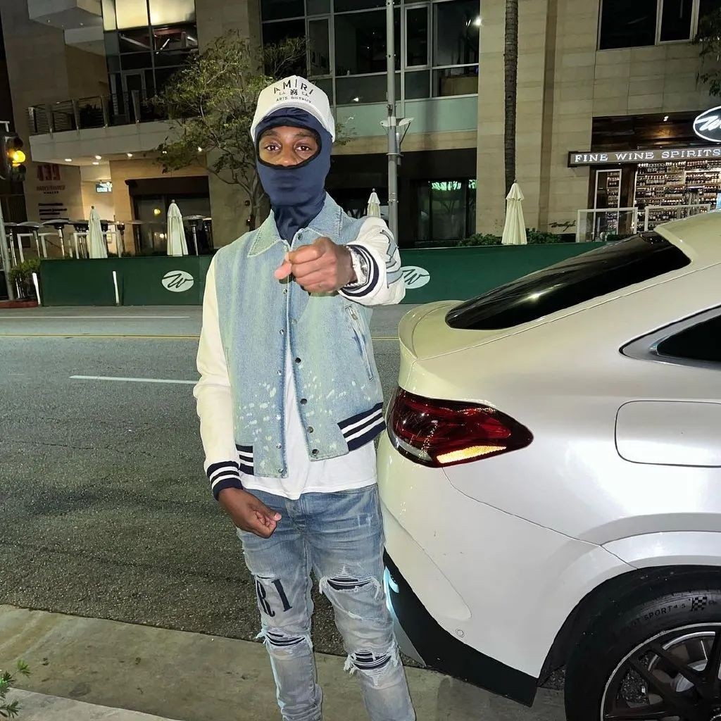 好消息！遭枪击的Rapper已经出院！街头亮相！|枪击_新浪新闻