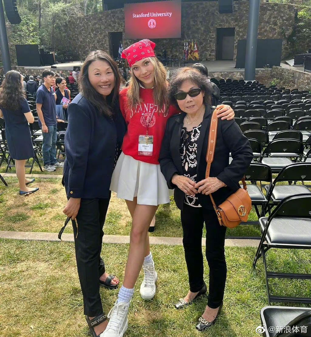谷爱凌斯坦福大学开学第一天 ，妈妈姥姥一起陪着……|开学|斯坦福大学|谷爱凌_新浪新闻
