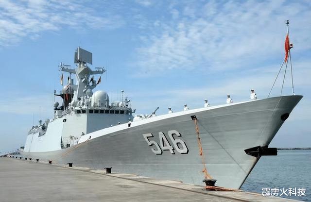 解放军联合演练，突遇外舰擅闯，054A强势驱离，不惧一切来犯之敌__财经头条