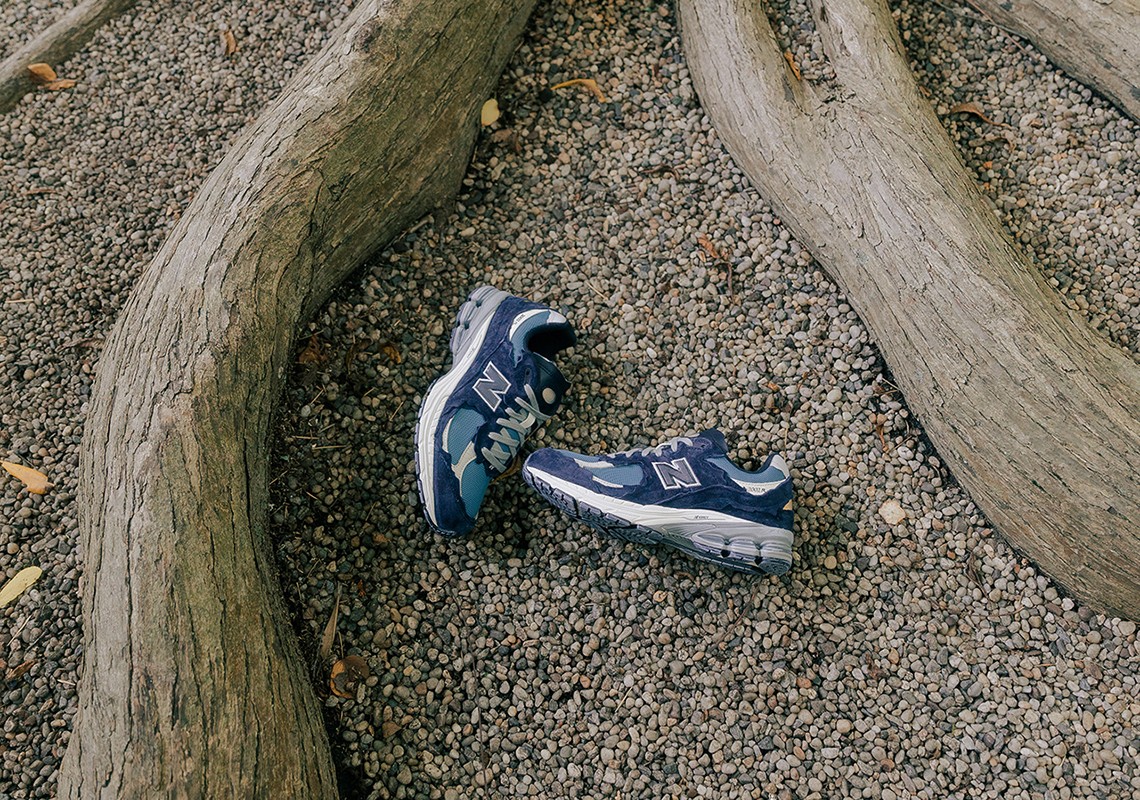 今年最火鞋型之一！New Balance 2002R 最新实物美图！__财经头条