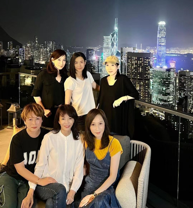 冻龄功力惊人，47岁前TVB女星淡出多年罕有现身，零老态依旧美艳|吴美珩|丘凯敏|冻龄_新浪新闻