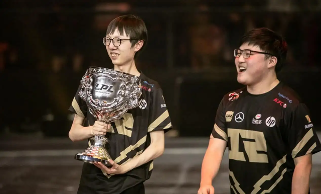 宁愿“吃翔”也不打替补！Mlxg跟RNG彻底决裂，到底有多大仇？__财经头条