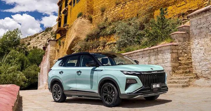 配女王副驾，搭载1.5T混动系统，东风风神皓极混动版13.99万起