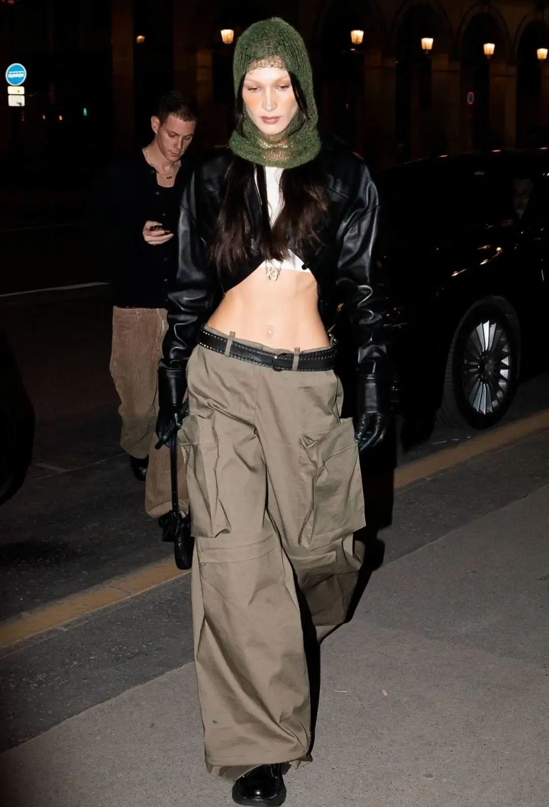 Bella Hadid凭什么被Kanye疯狂“翻牌”？__财经头条