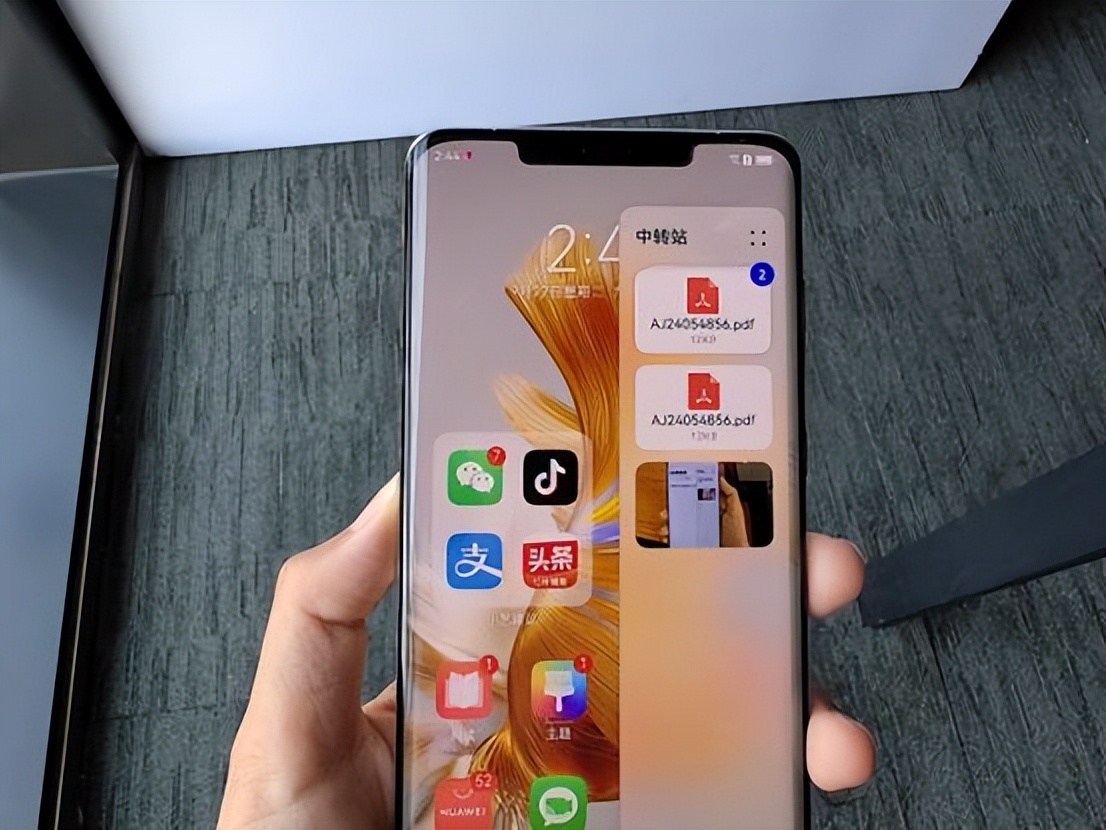 华为Mate50系列解锁创新黑科技,小功能诸多，果断放弃iPhone 14__财经头条