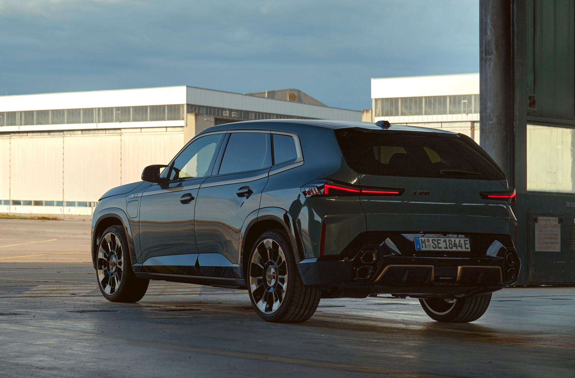 预售价格236万元人民币 BMW XM全球首发__财经头条