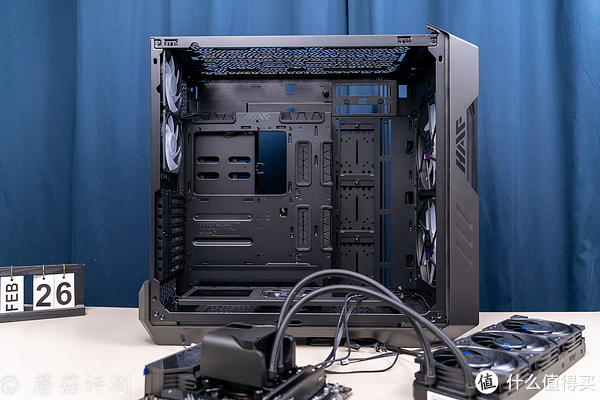 空间巨大且灵活多变，免工具安装超便捷、酷冷至尊HAF700全塔机箱 评测__财经头条