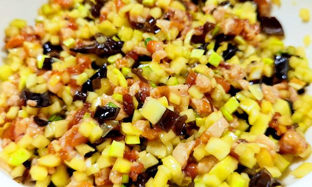 秋天，吃冬瓜南瓜不如吃它，鲜嫩营养，润燥健脾胃，蒸包子吃真香__财经头条