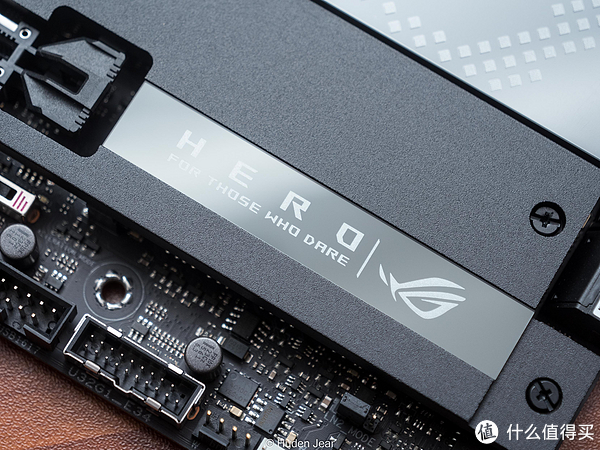 AM5标准型旗舰级座驾：华硕ROG Crosshair X670E HERO 开箱拆解|华硕ROG|ROG_新浪新闻