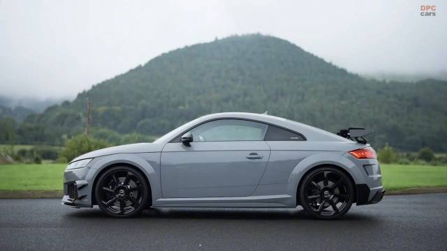 2023奥迪TT RS Coupe Iconic Edition细节展示。（.DPCcars）|用车宝典|70-100万跑车|萝卜报告_新浪新闻