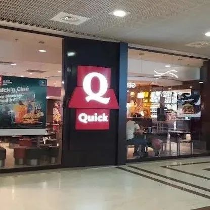 妹纸在法国Quick店吃到老鼠汉堡！可能你也吃了但你不知道|汉堡|老鼠|法国_新浪新闻