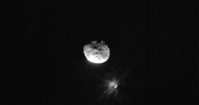 美航天器成功通过撞击偏转目标小行星，使其轨道周期缩短32分钟__财经头条