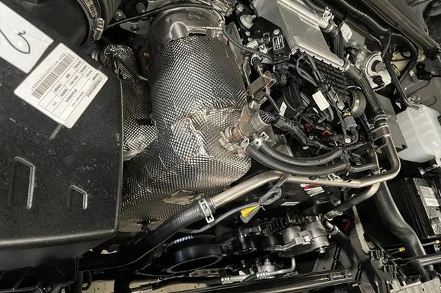 北京工厂实拍BJ60柴油版 2.0T+48V轻混 配外挂胎__财经头条