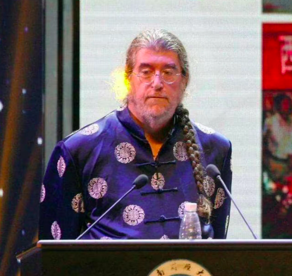 今年的诺贝尔奖得主，被中国大学解聘了…理由：业绩考核不达标…__财经头条