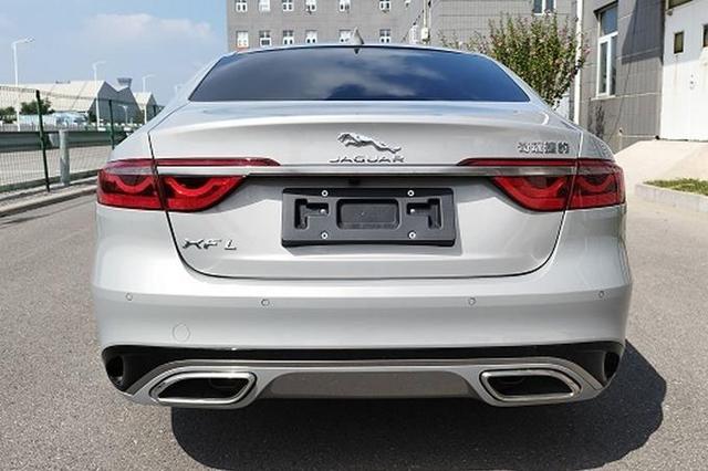 捷豹2023款XFL实拍曝光！尺寸升级 预计40万起售__财经头条