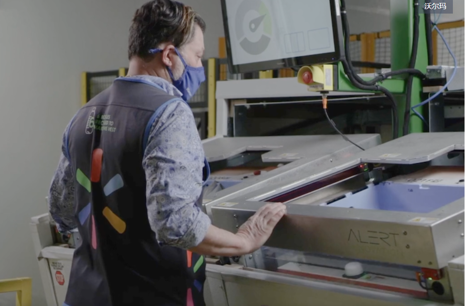 沃尔玛收购Alert Innovation，三维移动机器人亮相__财经头条