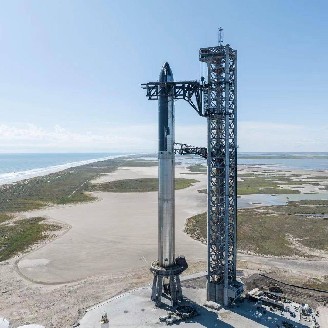 82岁世界首位太空游客携妻预定SpaceX星舰绕月之旅|蒂托|星舰|SpaceX_新浪新闻