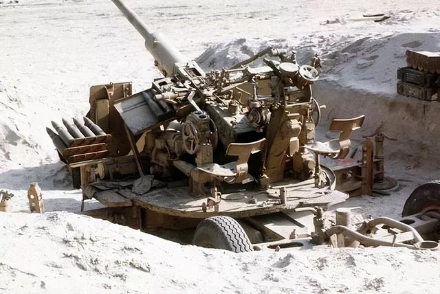 俄乌冲突演变成一场无人机和大炮的战争，乌克兰的真正噩梦__财经头条