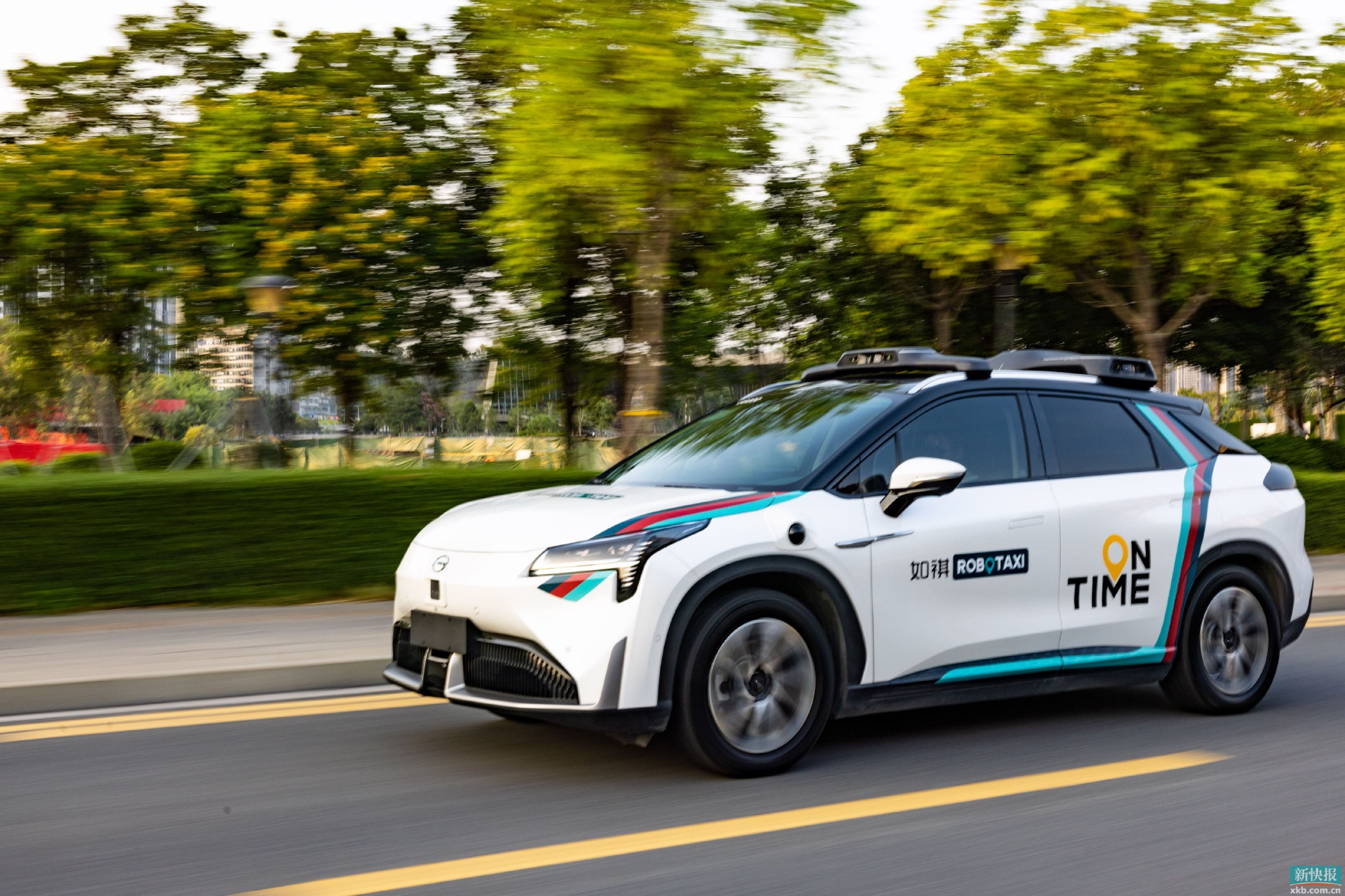 体验如祺出行Robotaxi | 与有人驾驶混合运营，承接用户日常真实出行需求|无人驾驶_新浪新闻