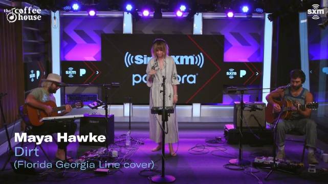 玛雅·霍克 Maya Hawke……_新浪新闻