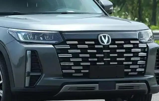 长安cs95新款曝光 6AT换装8AT 内部双联屏-新浪汽车