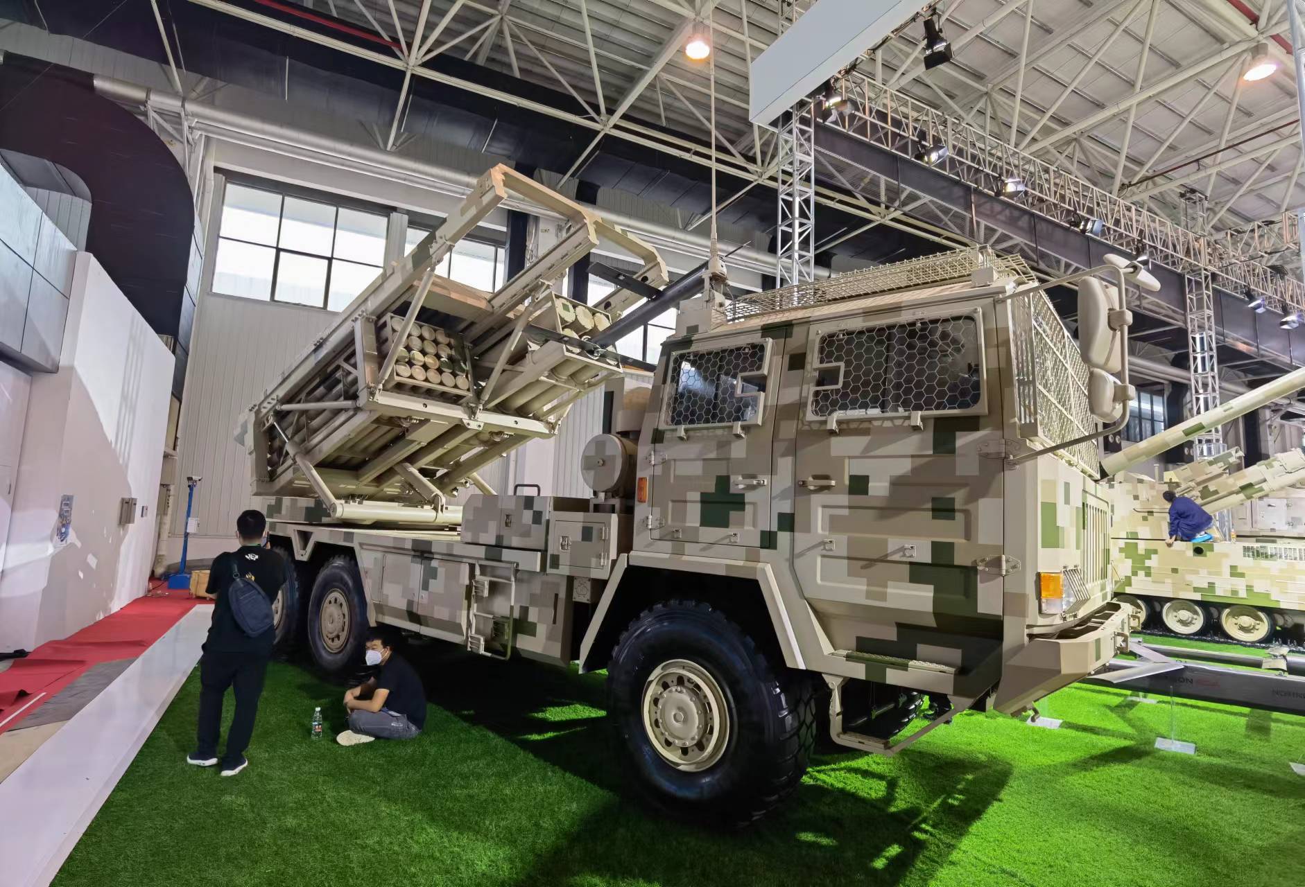 珠海航展抢先看：多种新陆战装备亮相航展现场__财经头条