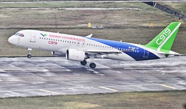 国产大飞机C919飞行训练，多图直击→_手机新浪网