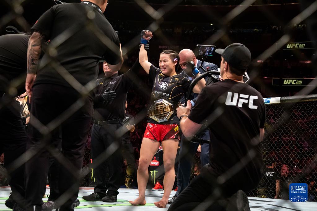 UFC281：张伟丽重夺金腰带|张伟丽|冠军赛|搏击_新浪新闻