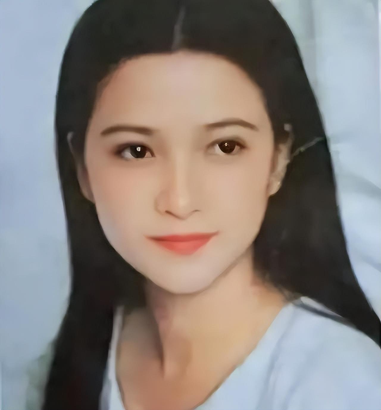 她是四大名著台柱子，江南古典美人，父亲却从来没有看过她的戏