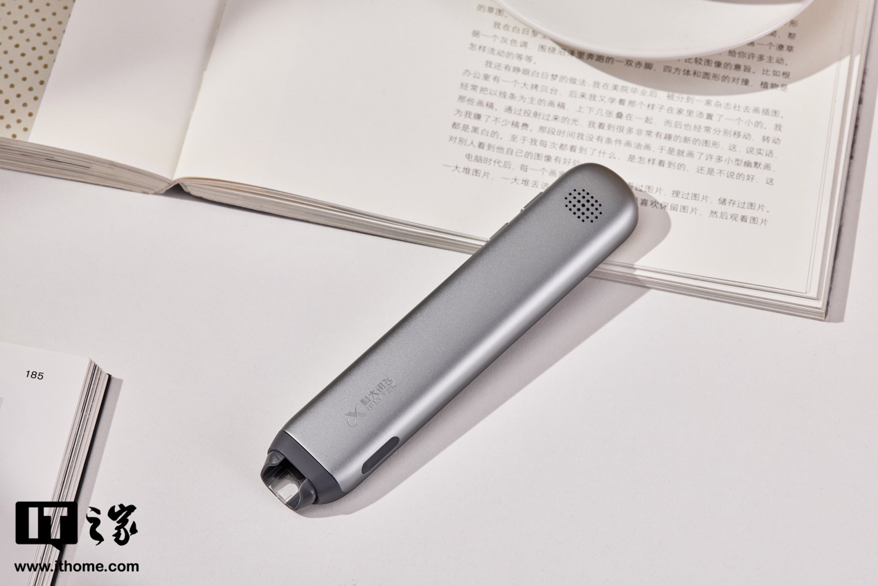 科大讯飞 AI 翻译笔 P20 Plus 开箱图赏：触摸大屏，能识别会翻译__财经头条