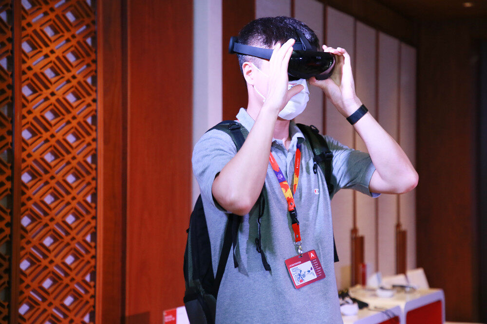 YVR 2亮相2022骁龙峰会，先享虚拟数字未来__财经头条