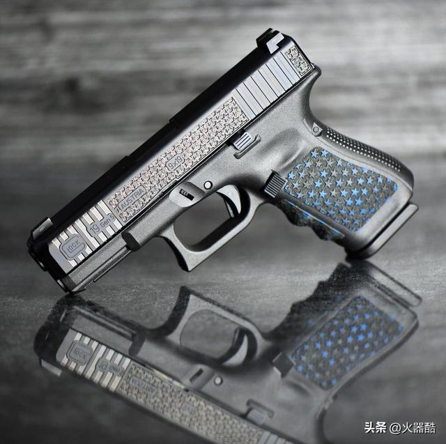 在平民可以合法持枪的北美 他们把手枪的握把都玩出花了